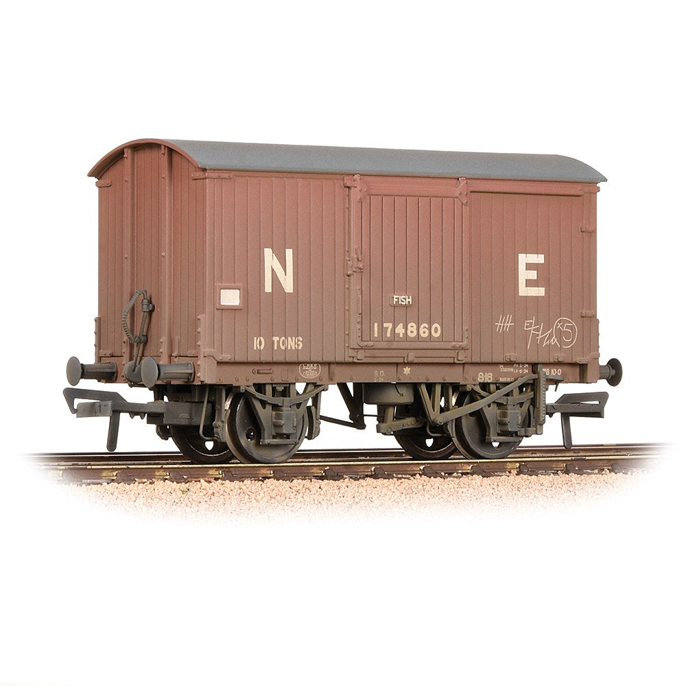 Branchline [OO] 38-575B LNER 10T Fish Van LNER Bauxite [W] — Ironhorse ...