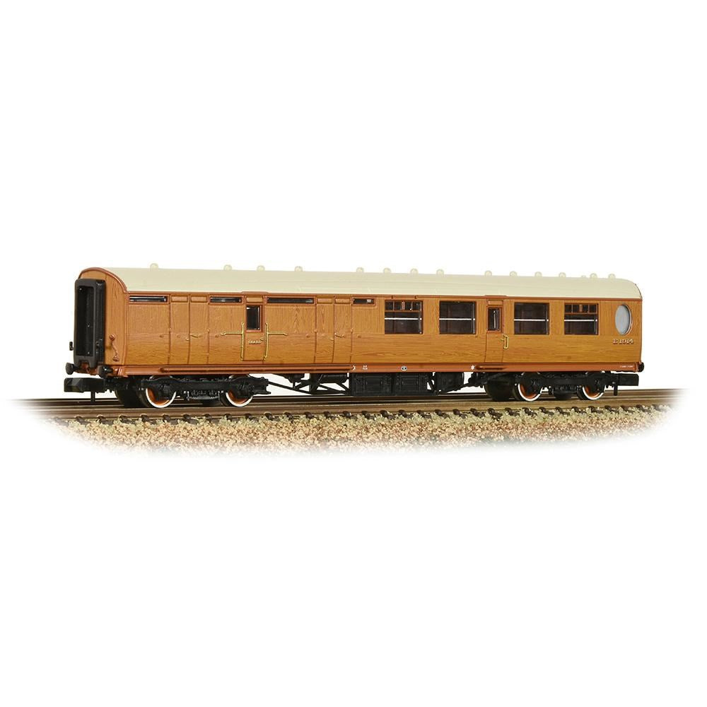 Graham Farish [N] 376-275 LNER Thompson Brake Third Corridor - LNER Te ...